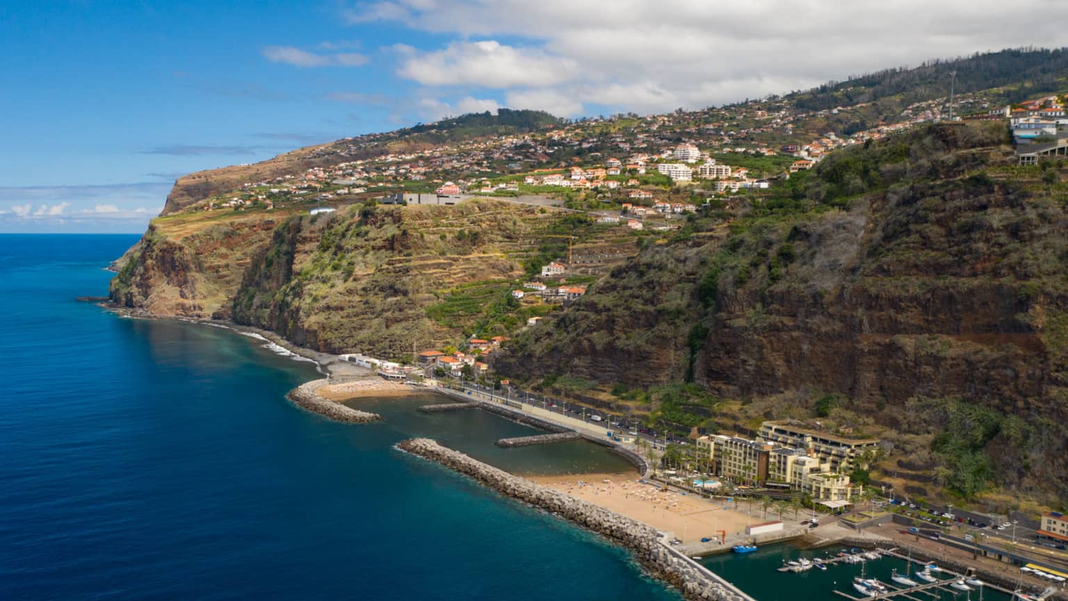 CALHETA BEACH MADEIRA - The Complete Guide