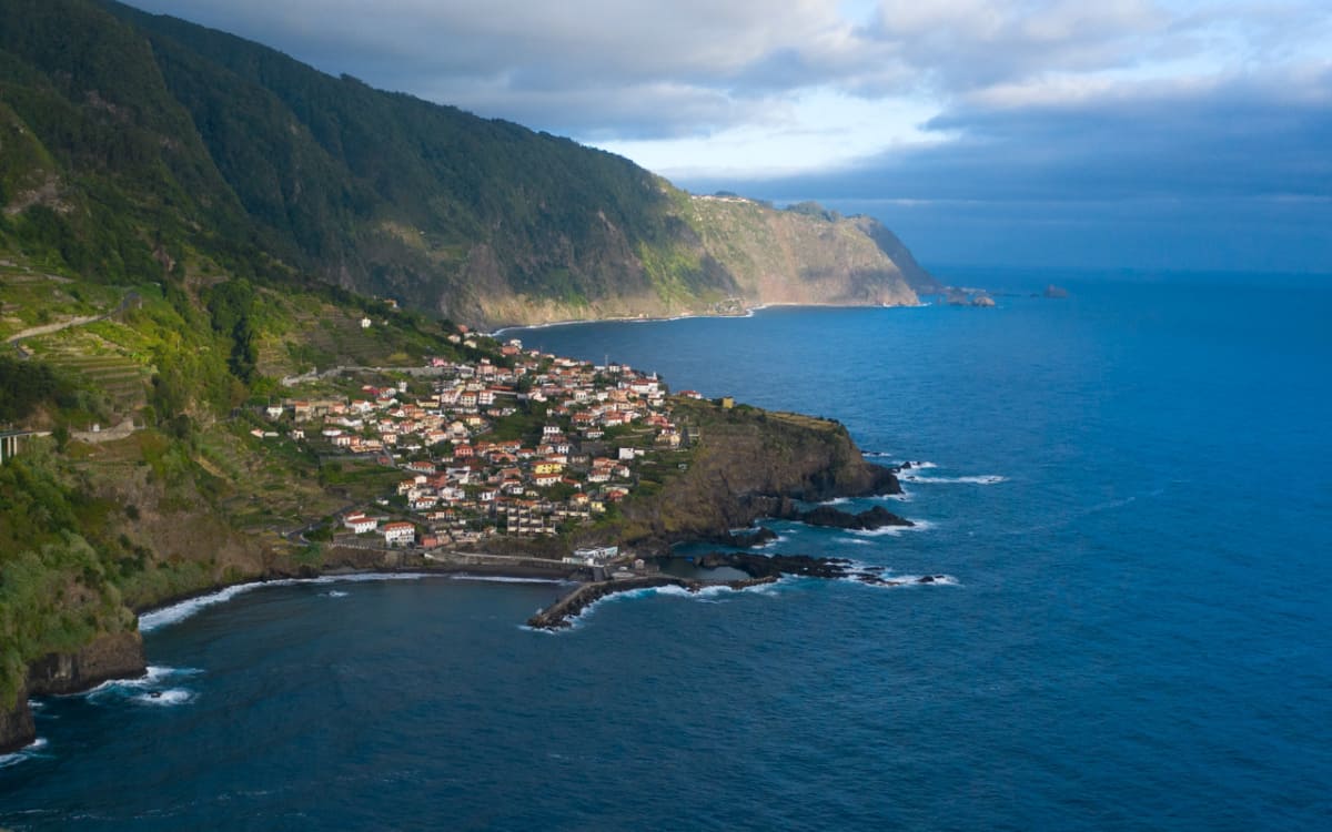 SEIXAL BEACH MADEIRA - Beautiful black sand beach in Madeira