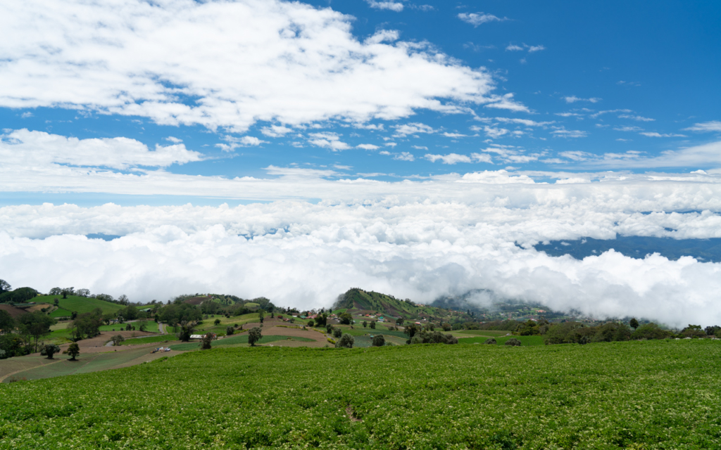 Visiting the IRAZU VOLCANO in COSTA RICA - Ultimate Guide