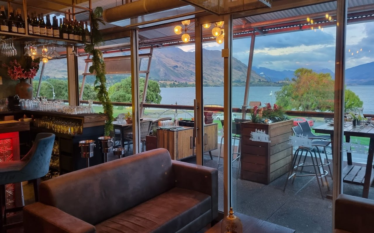 15 Best Restaurants & Cafes in Wanaka New Zealand
