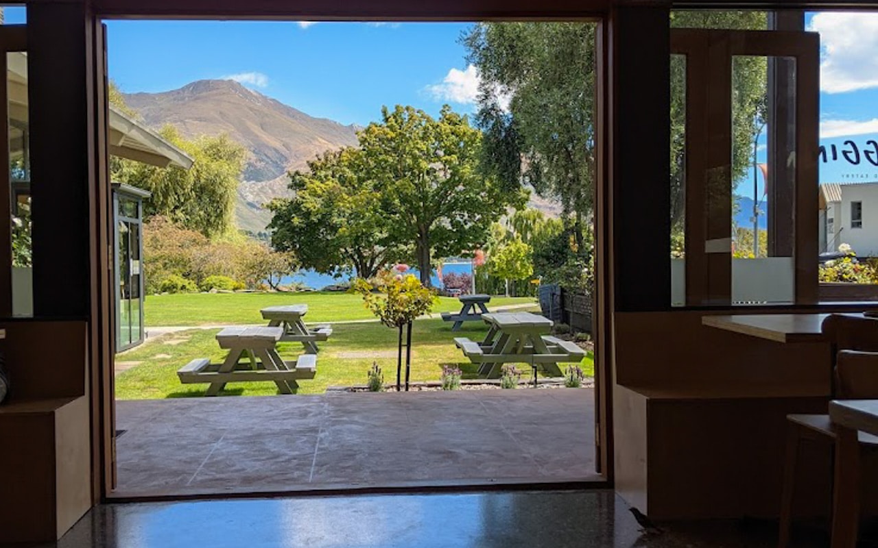 15 Best Restaurants & Cafes in Wanaka New Zealand